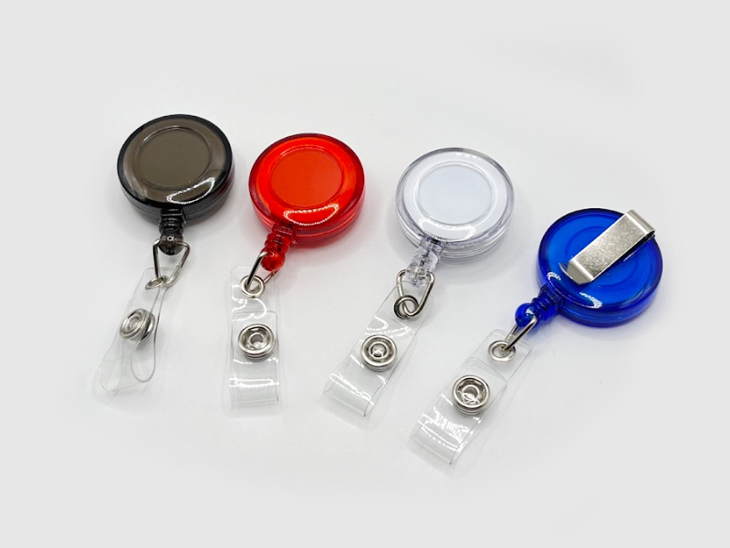 TB-180 透明易拉扣 – 前進塑膠工業社-專業OEM&ODM塑膠卡套證件套和夾子等文具製品